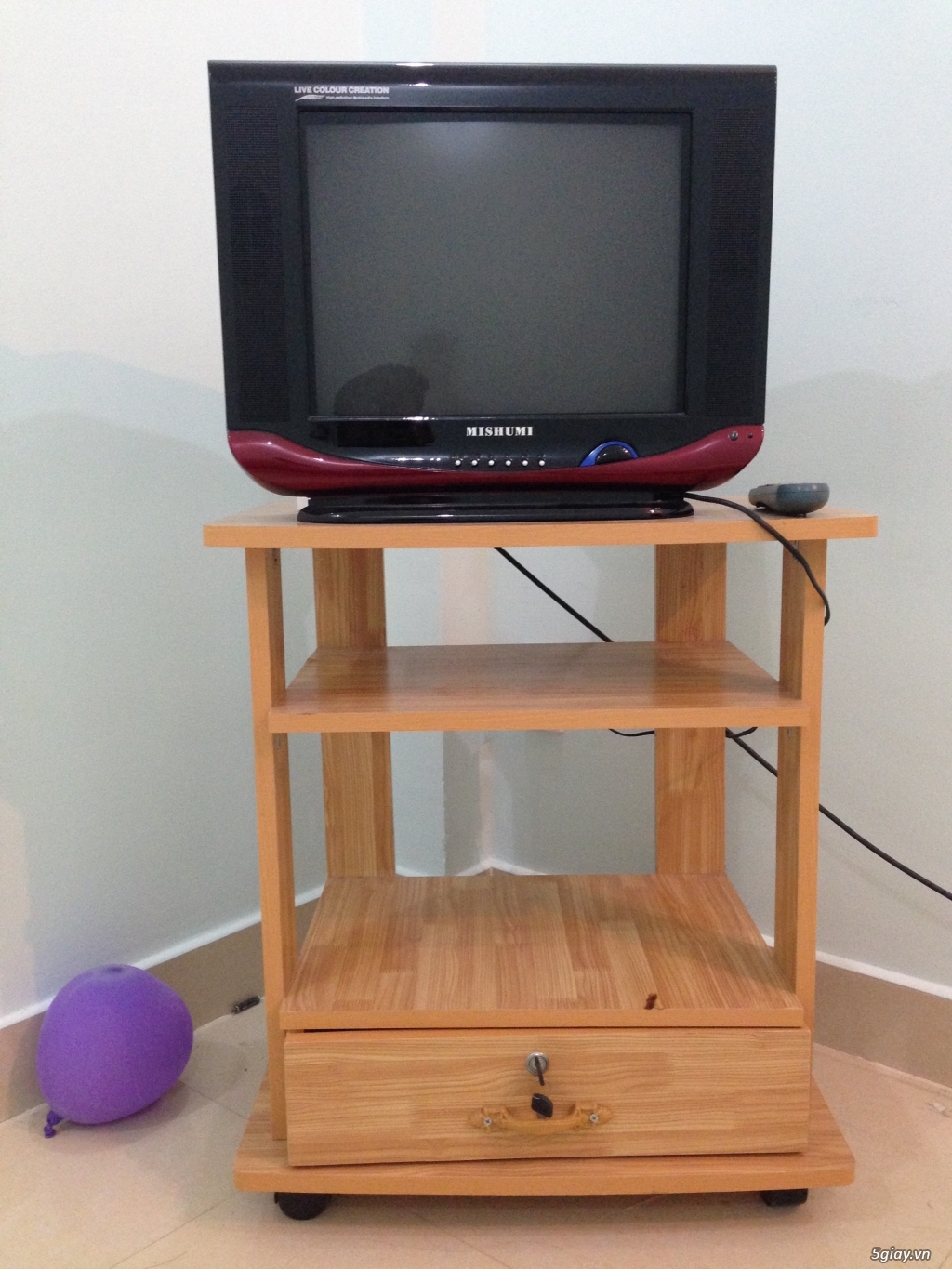 Tivi 21 inch + Kệ Tivi giá cực rẽ. | 5giay