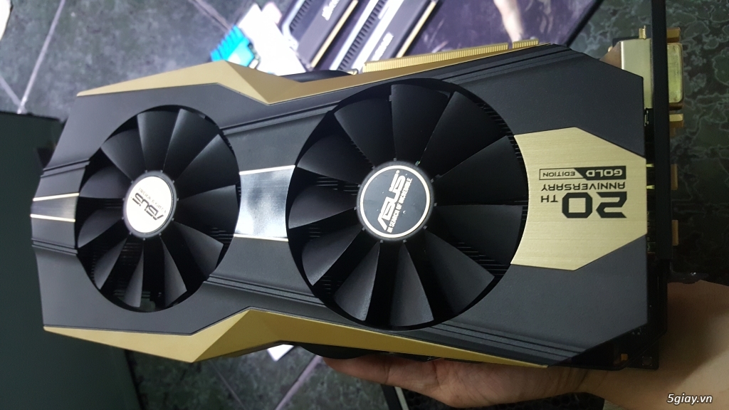 ASUS 20th Anniversary Gold Edition GEFORCE® GTX 980Ti-6G-OC | 5giay