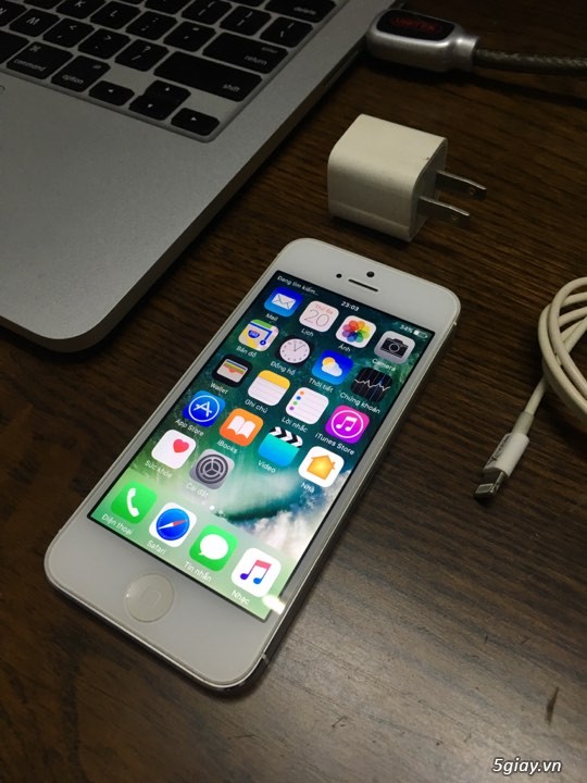 iPhone 5 Silver quốc tế Nhật bộ nhớ khủng 64GB, còn đẹp giá cũng đẹp ...