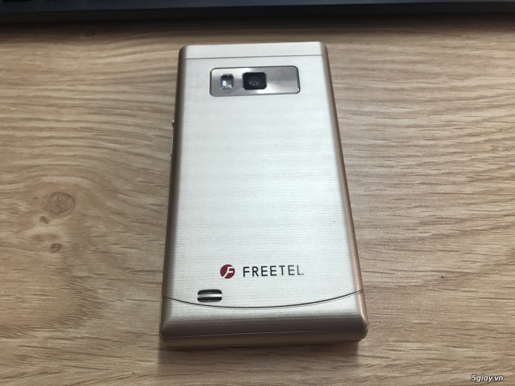 Đt nắp gập 2 màn hình Freetel Musashi, độc - lạ, 2 sim mới 99% giá 1,2 | 5giay