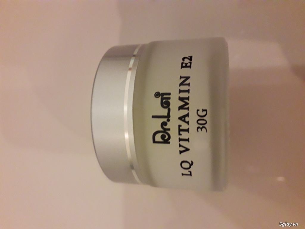 Cần bán: LQ Vitamin E2, kem dưỡng ẩm và phục hồi | 5giay