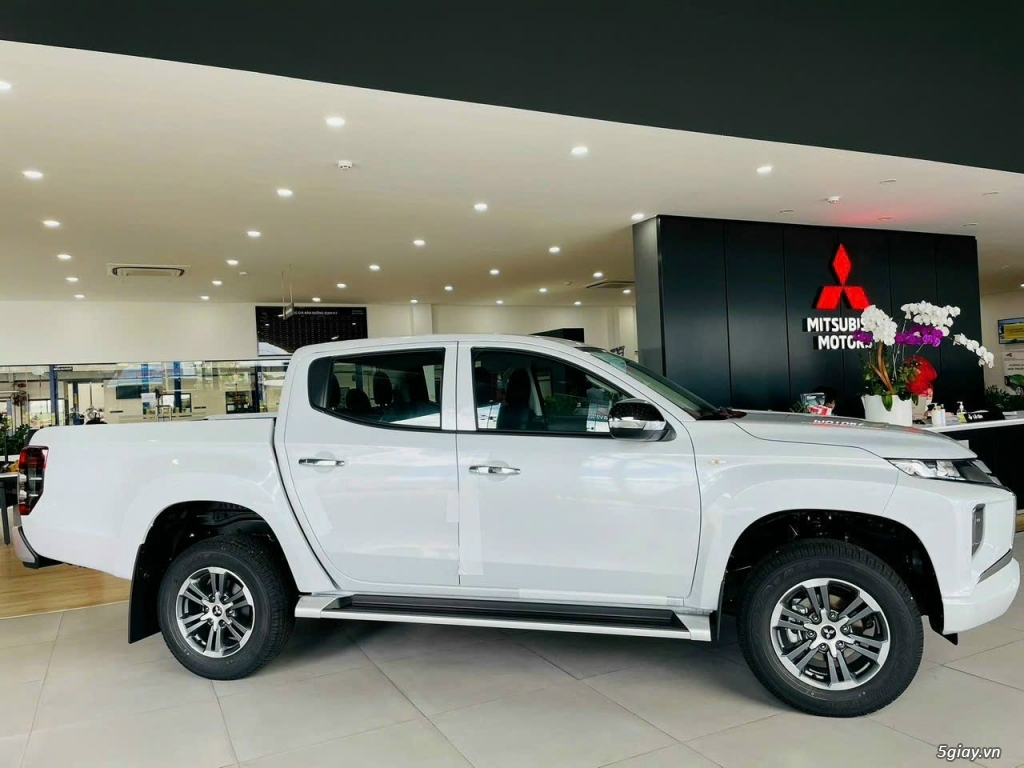 Bán - Mitsubishi Triton GLX 4x2 AT MY23, Mới 100%, Màu Trắng, Giao ngay ...