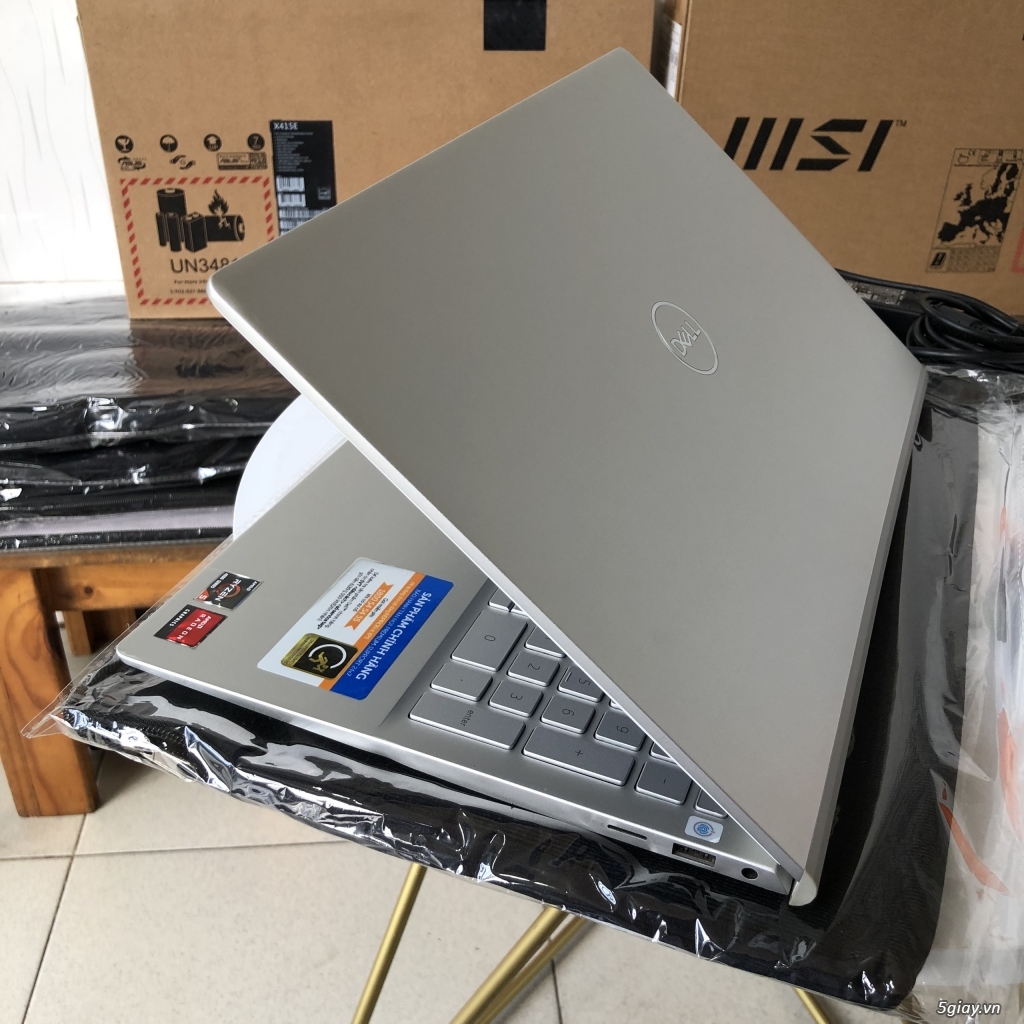 Dell inspiron 5505 Ryzen 5 4500U, RAM 8GB, SSD 256GB, VGA AMD Radeon ...