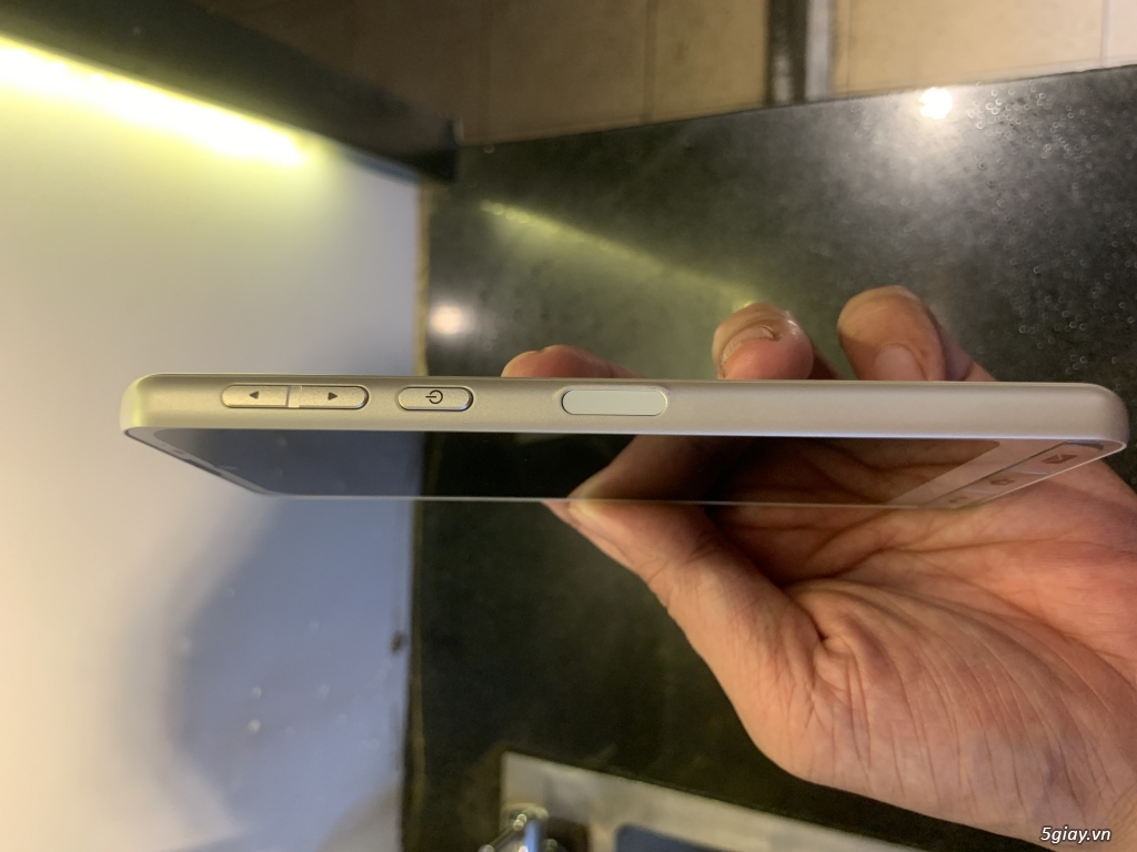 Sharp A201SH chống nước tuyệt đối Like New | 5giay