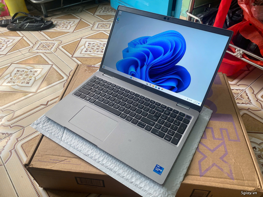 Dell Latitude 5520 Core i7 1185G7 Ram 16G SSD 512G FHD Phím số Win 11 | 5giay