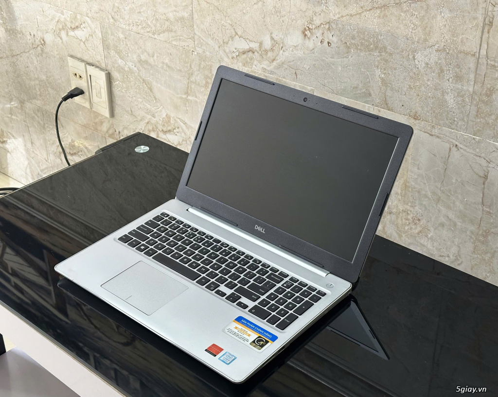 Dell Inspiron 5570 i5-8250U, 8GB, SSD 240GB+1TB, R7 M460 2GB, 15.6 FHD ...